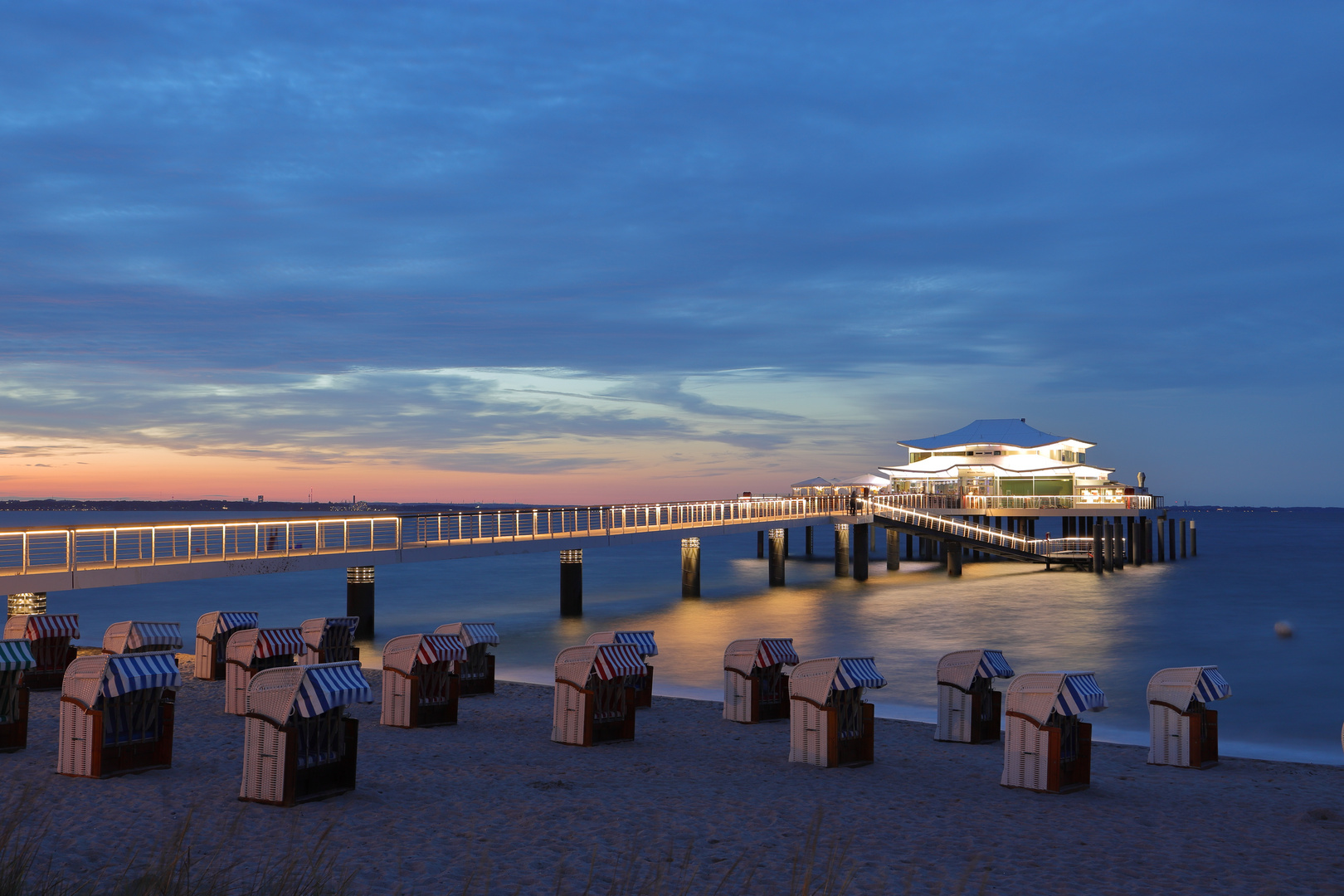 Seebrücke Timmendorfer Strand Foto & Bild | fotos, nacht, ostsee Bilder ...