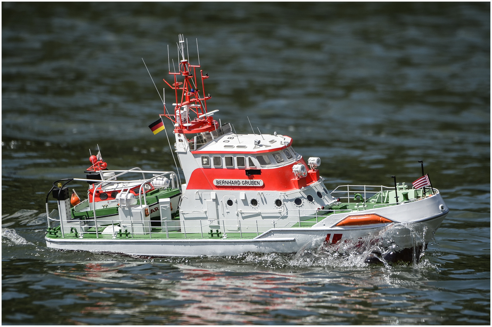 Seenotrettungskreuzer Bernhard Gruben Foto & Bild | outdoor, wasser ...