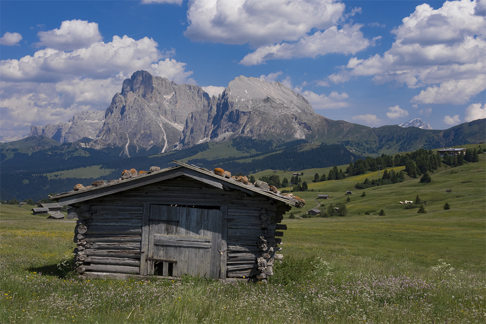 Seiser Alm Hütte Foto & Bild | hütte, italien, berge Bilder auf ...