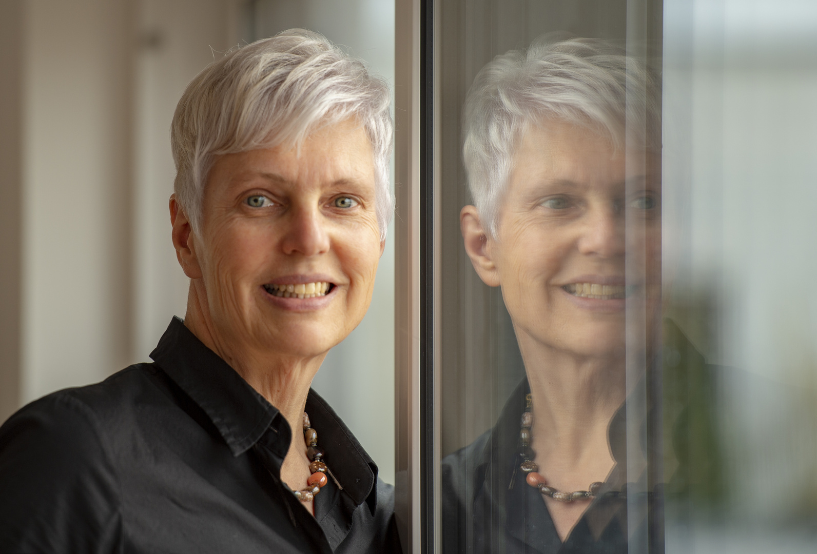 Selbstportrait gespiegelt Foto & Bild | erwachsene menschen, experimente, gespiegelt Bilder auf ...