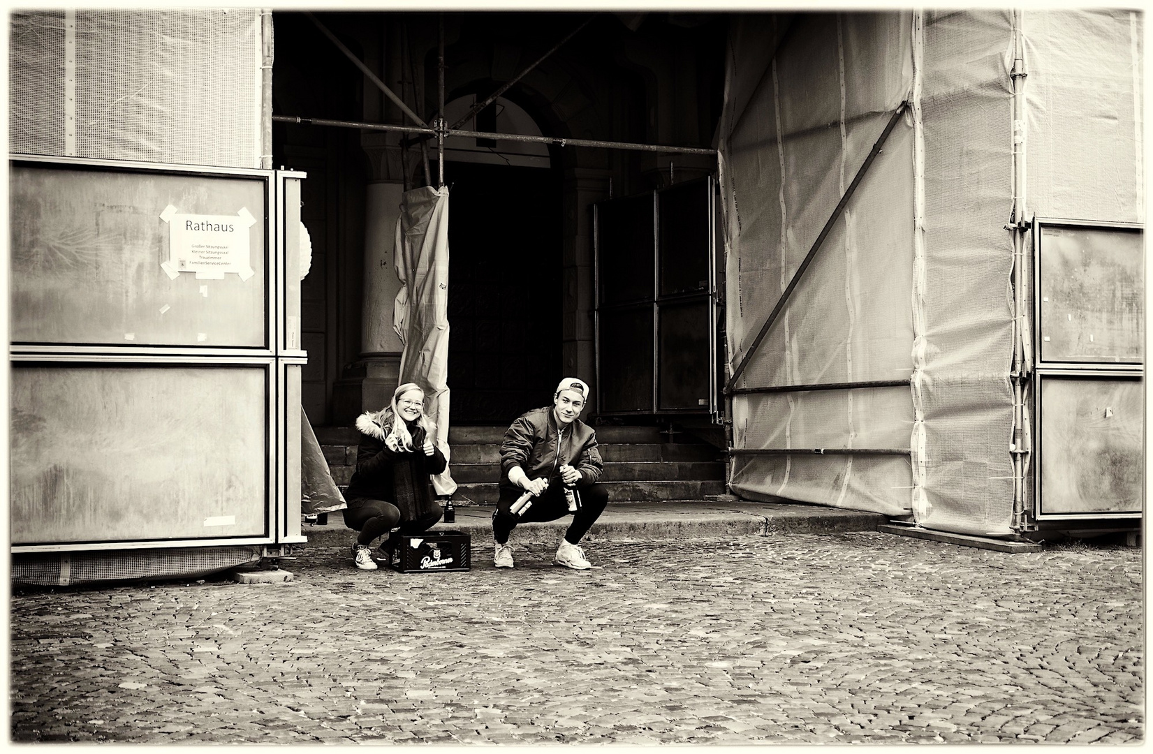 Semesterbeginn Foto & Bild | erwachsene menschen, fotokunst, monochrome ...