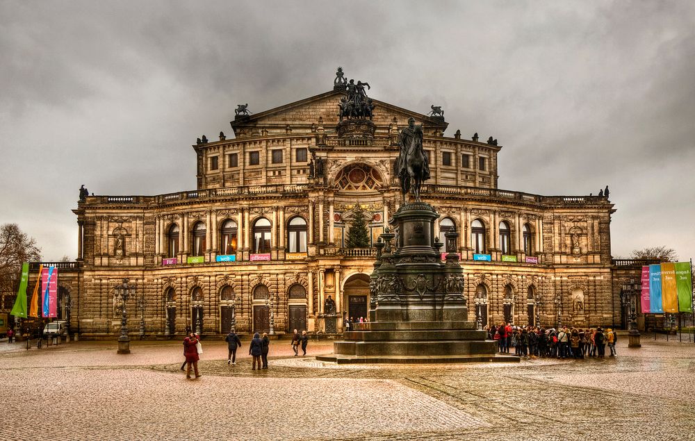 Semperoper Foto & Bild | dresden, straße, architektur Bilder auf ...
