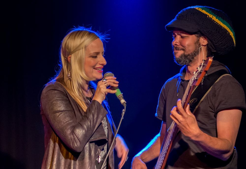 Sena Ehrhardt Blueskonzert im Duett 1 Foto & Bild | blues, portrait ...