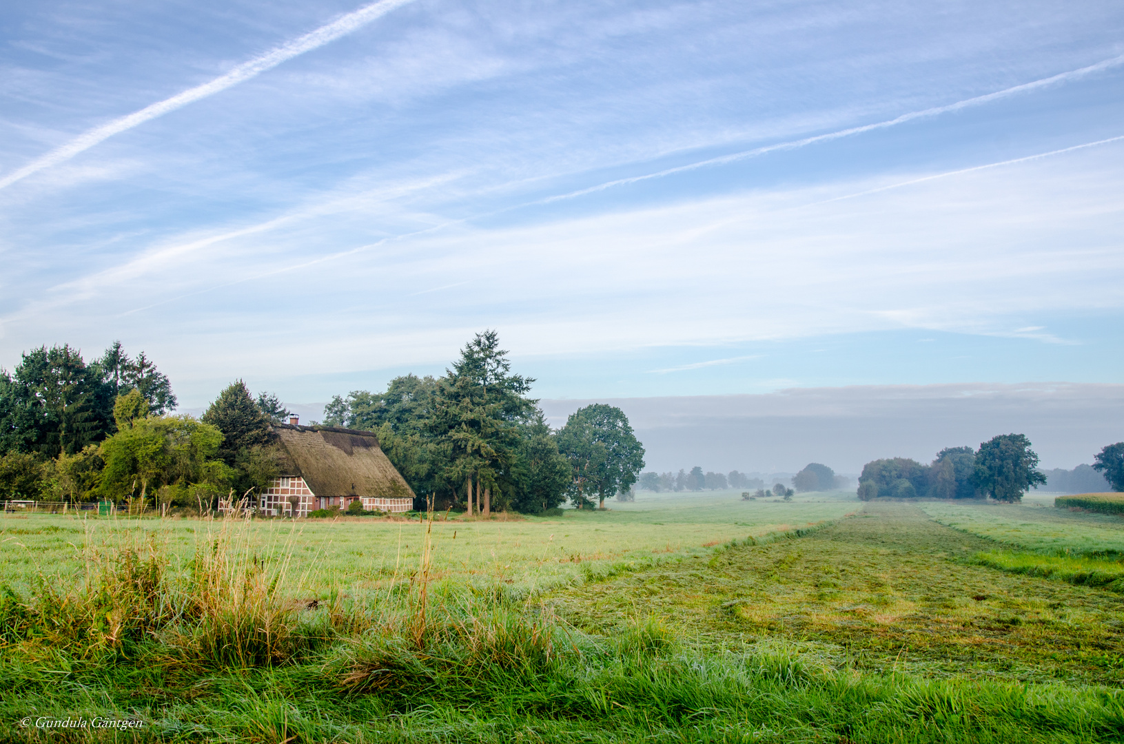 Septembermorgen Foto & Bild | natur, landschaft, fachwerkhäuser Bilder ...