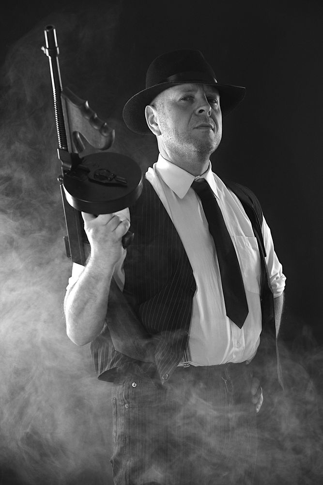 Sèrie gangsters photo et image | portraits, fotos, sepia Images ...