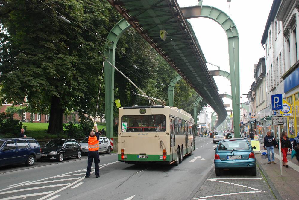 Service-Stop Foto & Bild | bus & nahverkehr, bus, verkehr & fahrzeuge ...