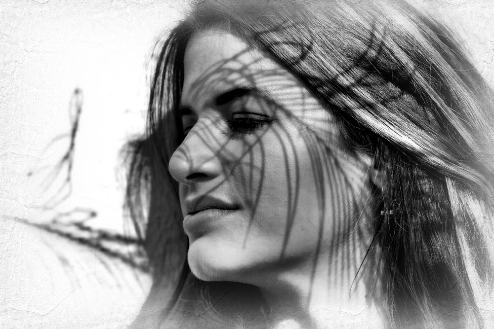 Shadows on your skin... Foto & Bild | fashion, outdoor, frauen Bilder ...