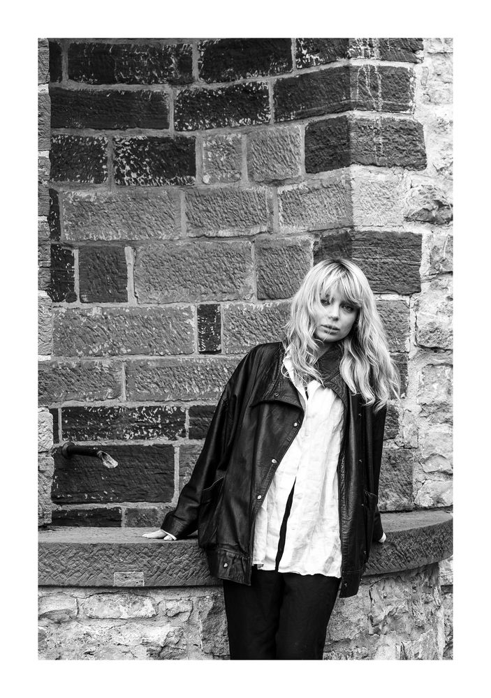 Shooting in town - 2 - Foto & Bild | outdoor, portrait, menschen Bilder auf fotocommunity