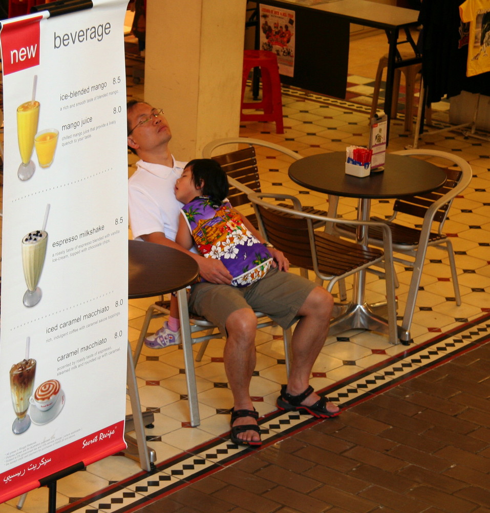 SHOPPING MACHT SPAAAAAß........ Foto & Bild | erwachsene, alltagsereignisse, menschen in der ...