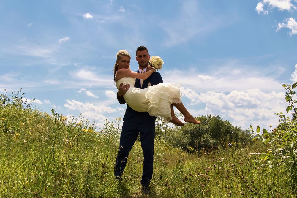 Sich tragen lassen Foto & Bild | hochzeit, wedding, outdoor Bilder auf fotocommunity