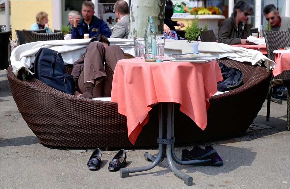 sichs´s bequem machen Foto & Bild | outdoor, menschen, streets Bilder ...