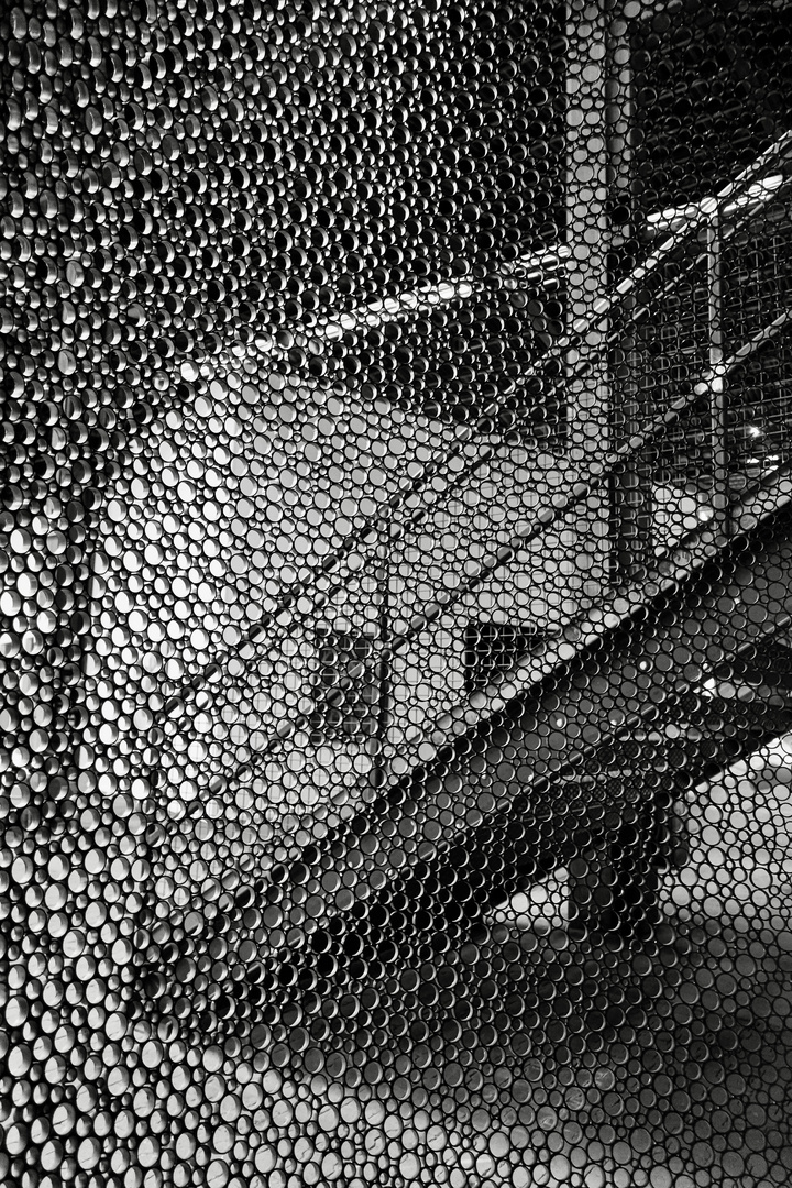 Sicht durchs Netz Foto & Bild | architektur, abstraktes, industrie und ...