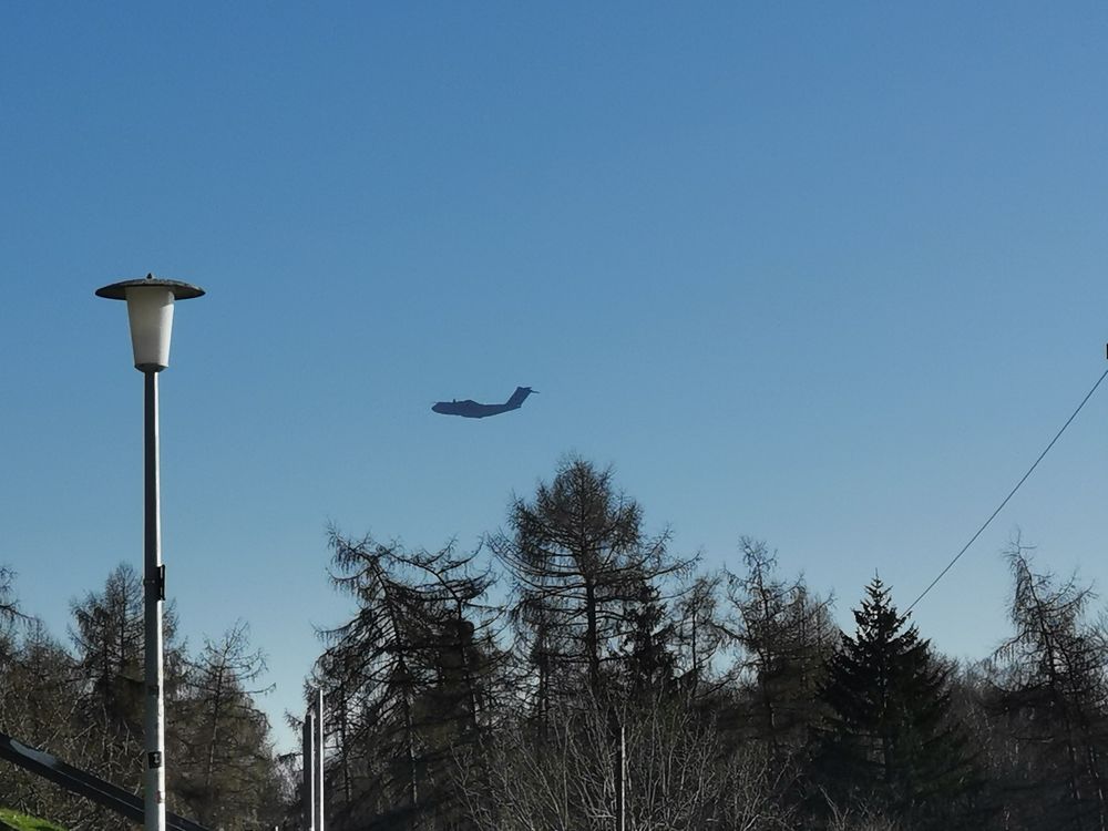 Sie fliegen wieder tief Foto & Bild | deutschland, europe, saarland ...