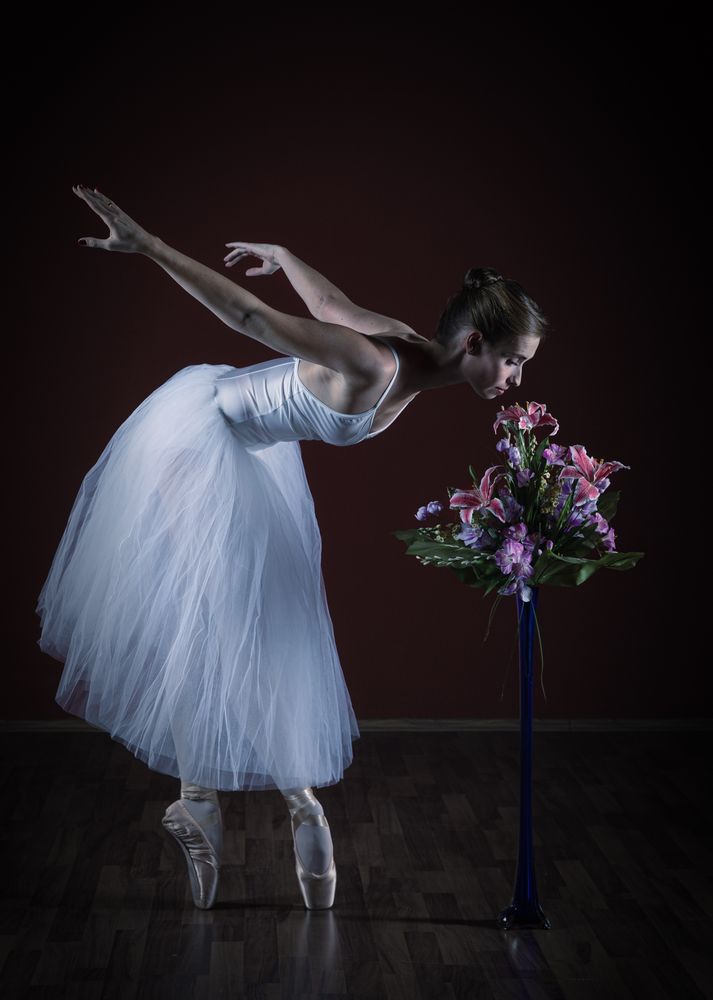 Sie liebt Blumen Foto & Bild | stillleben, portrait, kunstfotografie & kultur Bilder auf ...