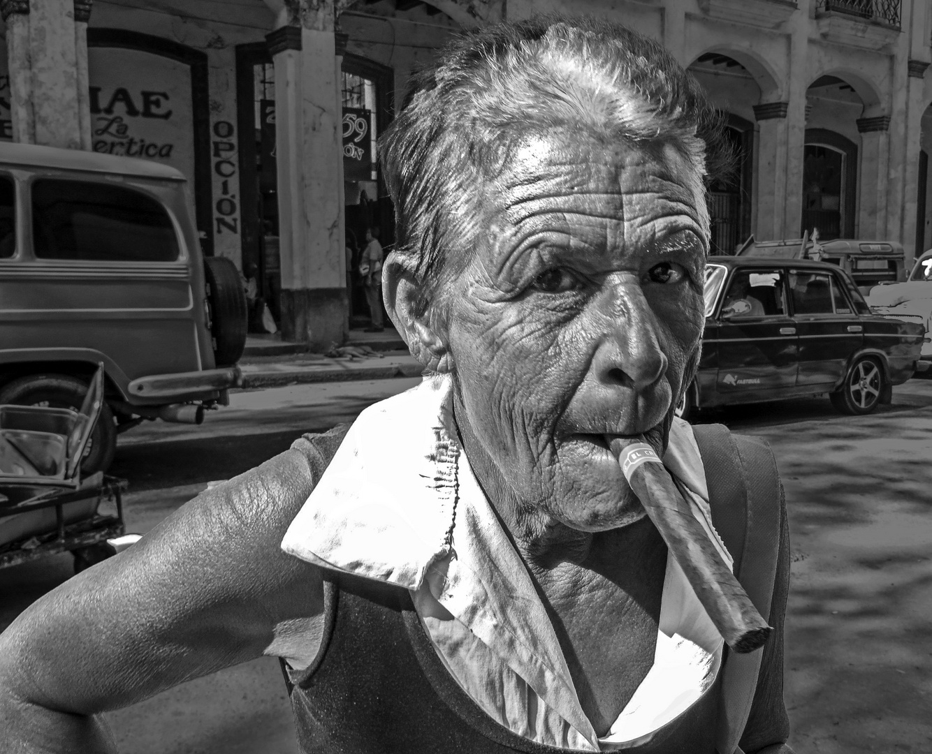 SIE WOLLTE UNBEDINGT AUFS BILD.... Foto & Bild | erwachsene menschen, streetfotografie mit ...