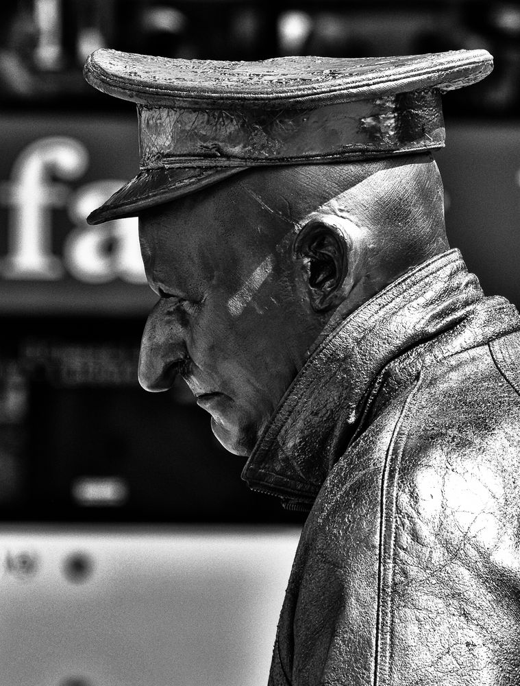 silver plated man Foto & Bild | outdoor, portrait, menschen Bilder auf ...