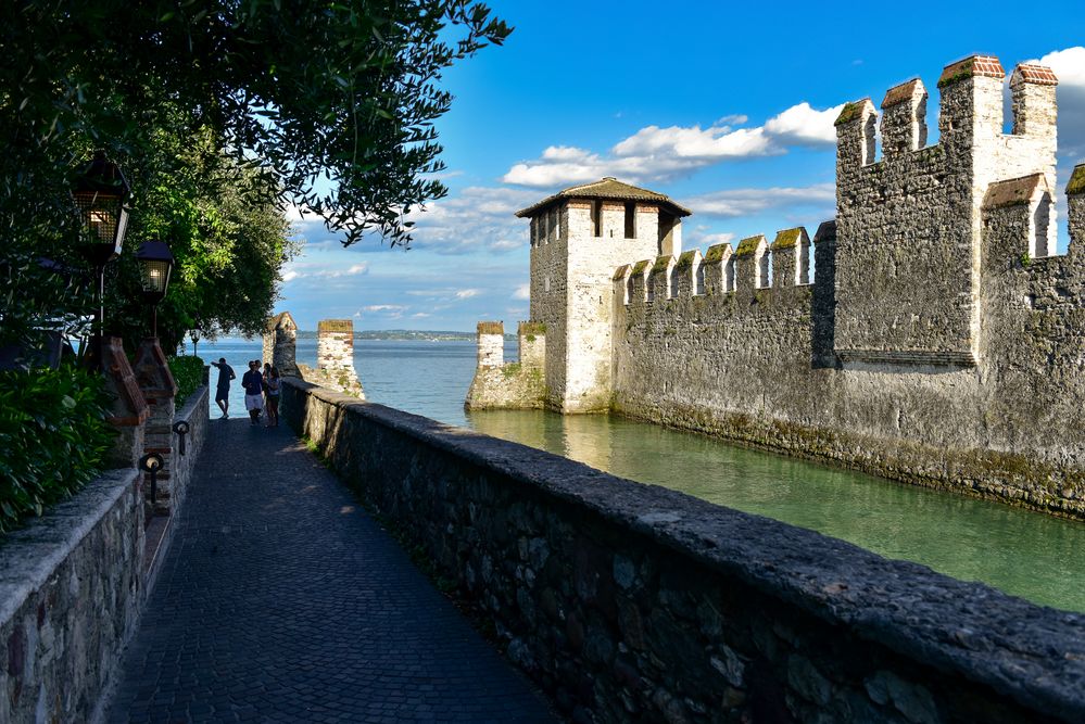 Sirmione Foto & Bild | architektur, europe, italy, vatican city, s ...