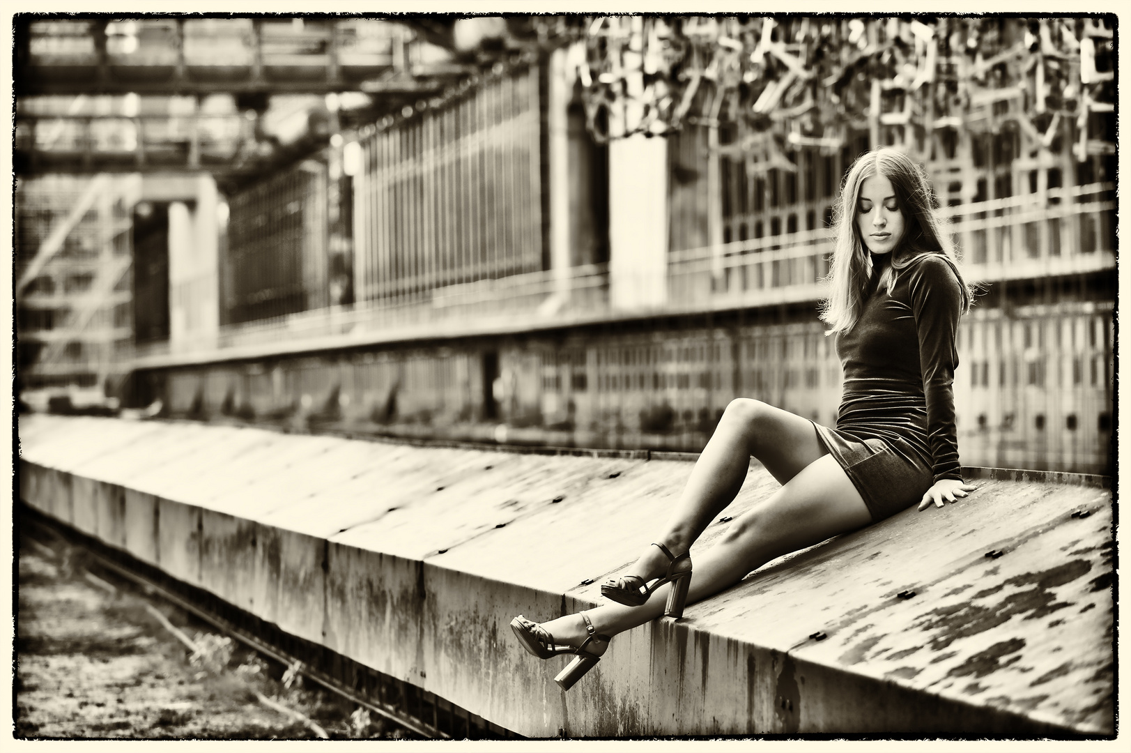 sitting and thinking Foto & Bild | menschen Bilder auf fotocommunity