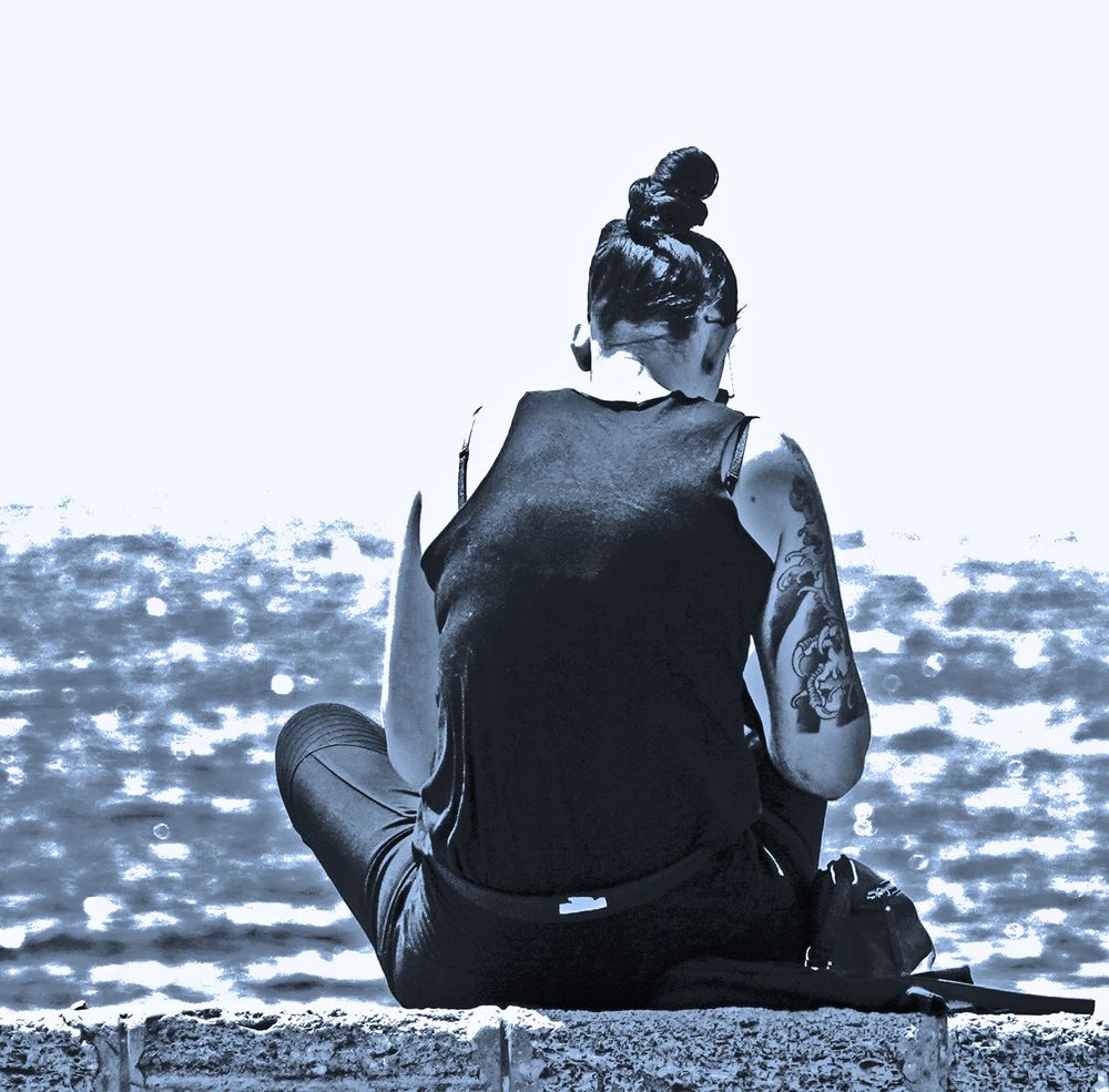 Sitting and waiting Foto & Bild | erwachsene menschen, konzept- fotografie, bearbeitungs ...