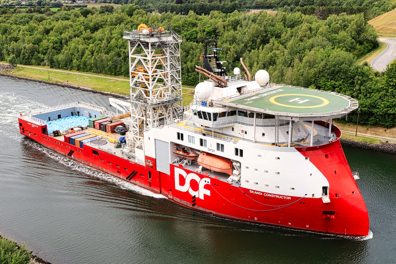 SKANDI CONSTRUCTOR Foto & Bild | outdoor, industrie, verkehr Bilder auf ...