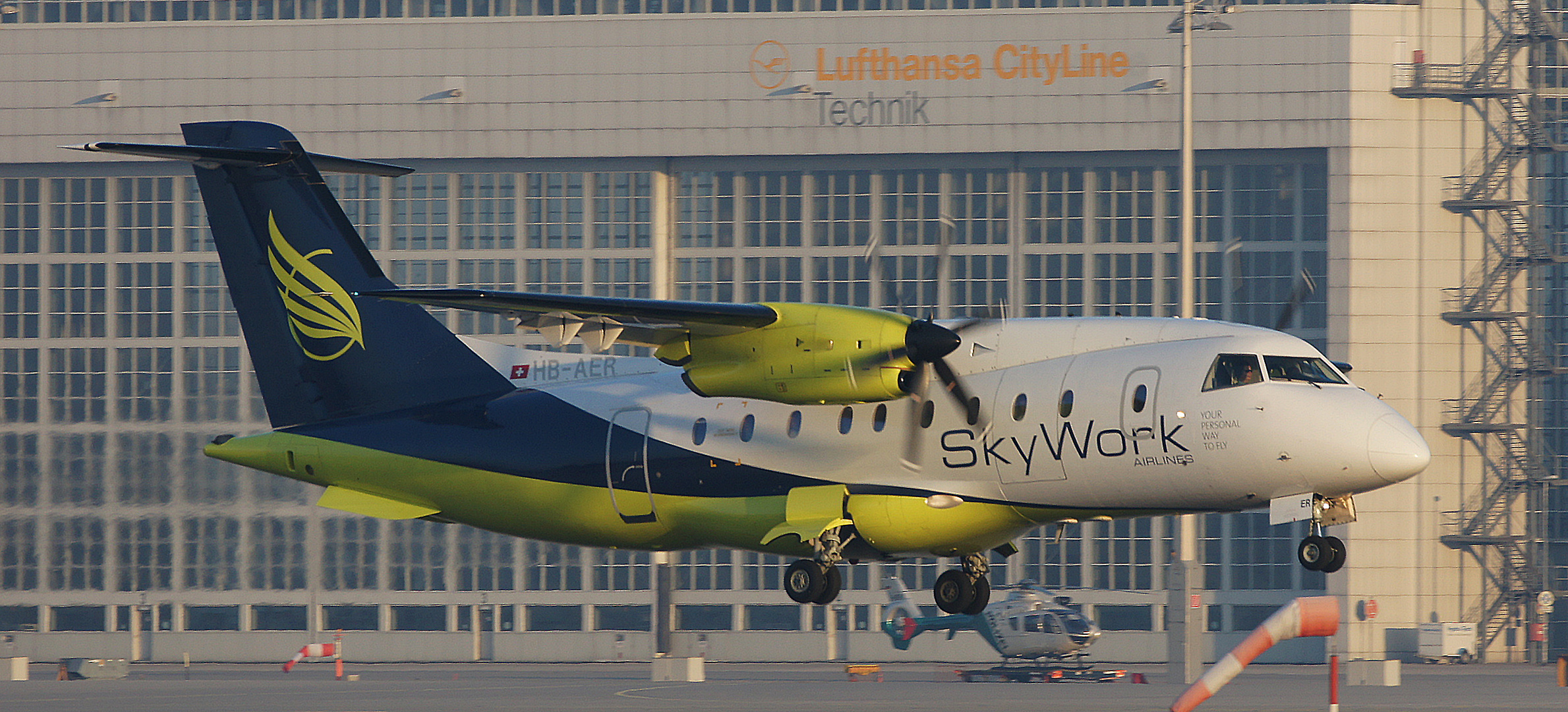 SKYWORK AIRLINES Foto & Bild | luftfahrt, passagiermaschinen, verkehr ...