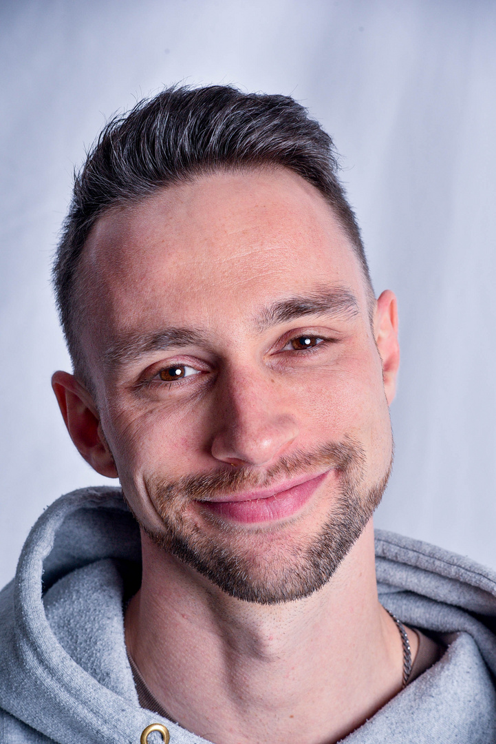 Smile... Foto & Bild | studio, portrait, beauty Bilder auf fotocommunity