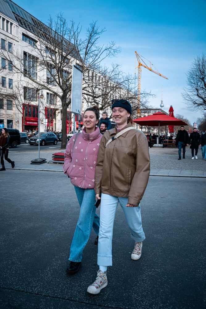 Smiling Foto & Bild | erwachsene menschen, streetfotografie mit menschen, street: spontane ...