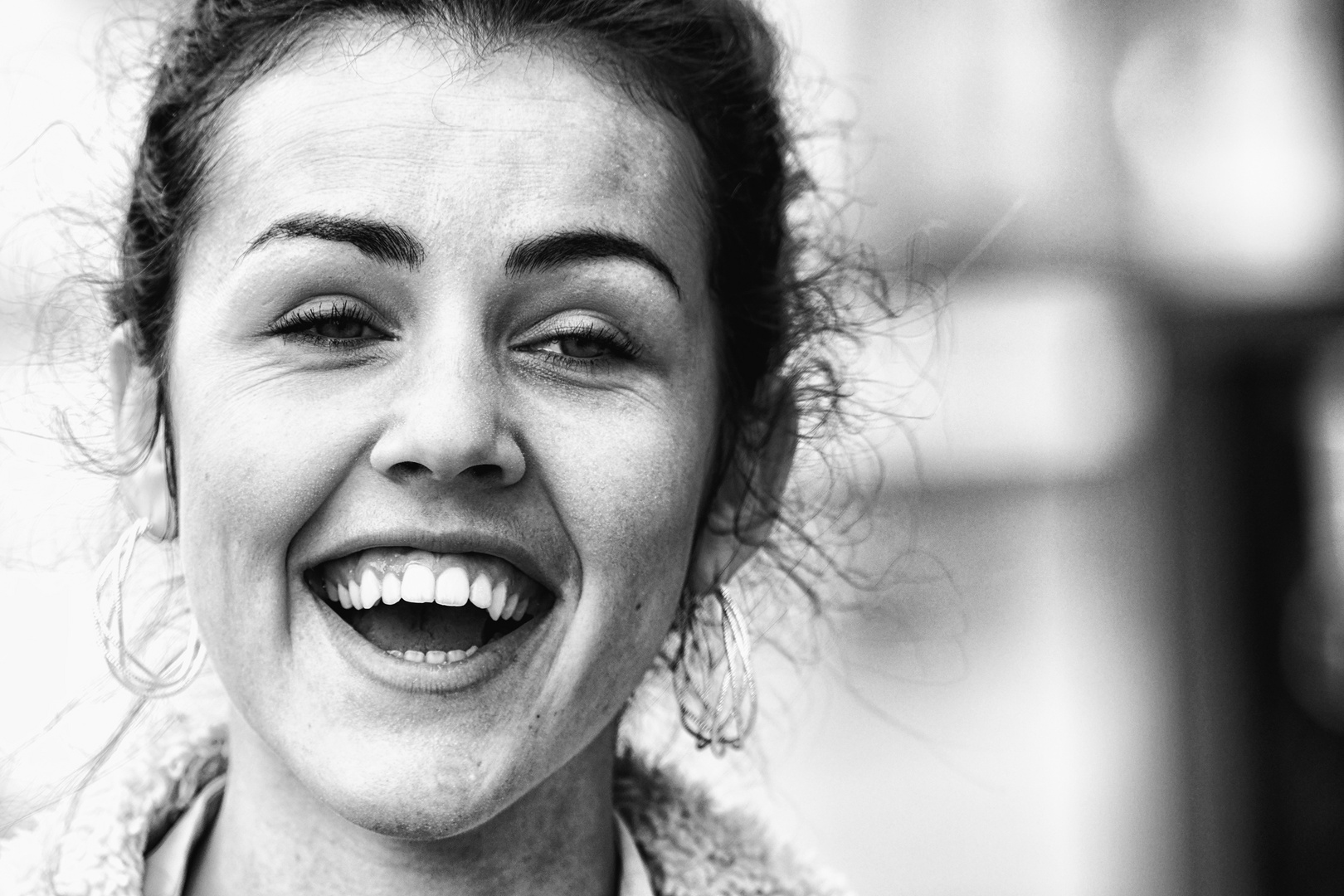 smiling wins Foto & Bild | portrait, streetfotografie mit menschen, portrait frauen Bilder auf ...