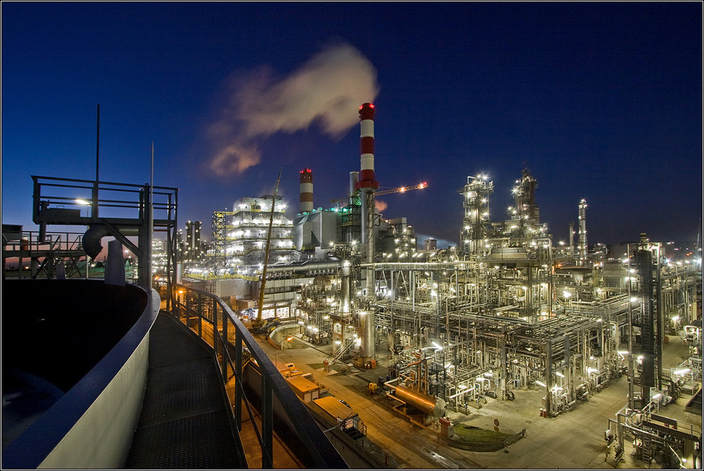 SNOx Anlage in der Raffinerie Schwechat Foto & Bild | industrie und ...