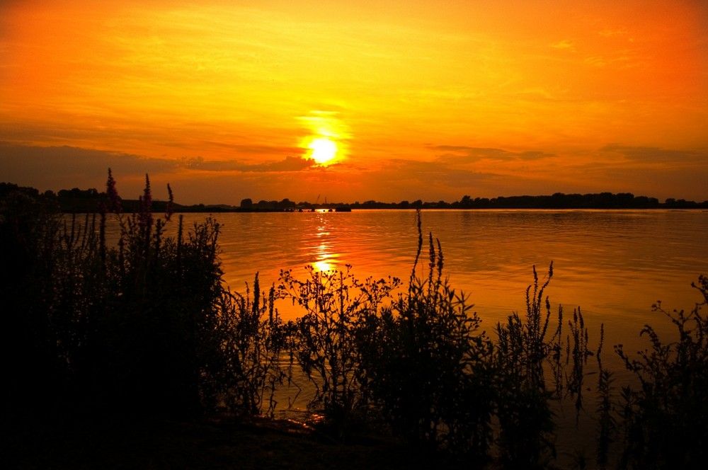 So kitschig kann die Elbe sein ... Foto & Bild | sonnenuntergänge ...