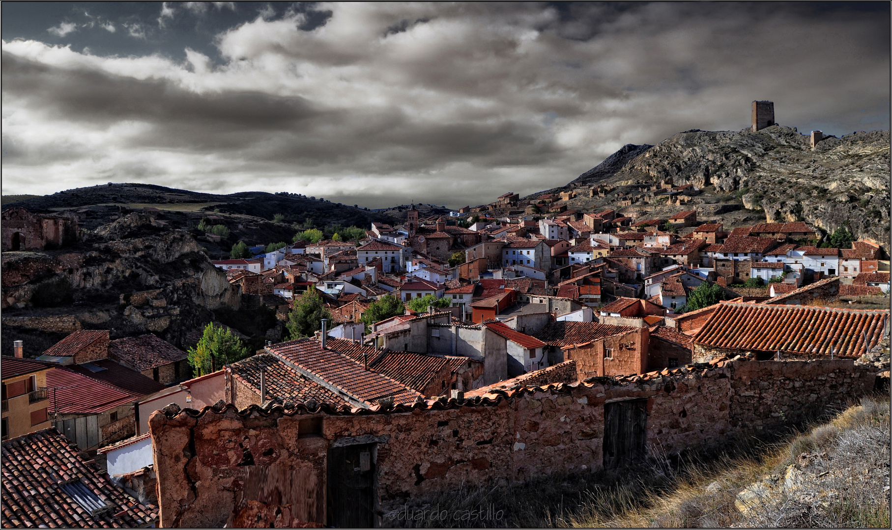 Sol en la colina Imagen & Foto | ciudades, aragón, motivos Fotos de ...