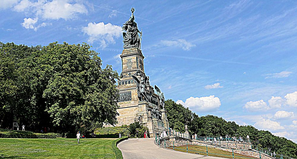 Sommer in Rüdesheim III / 1 Foto & Bild | architektur, deutschland ...
