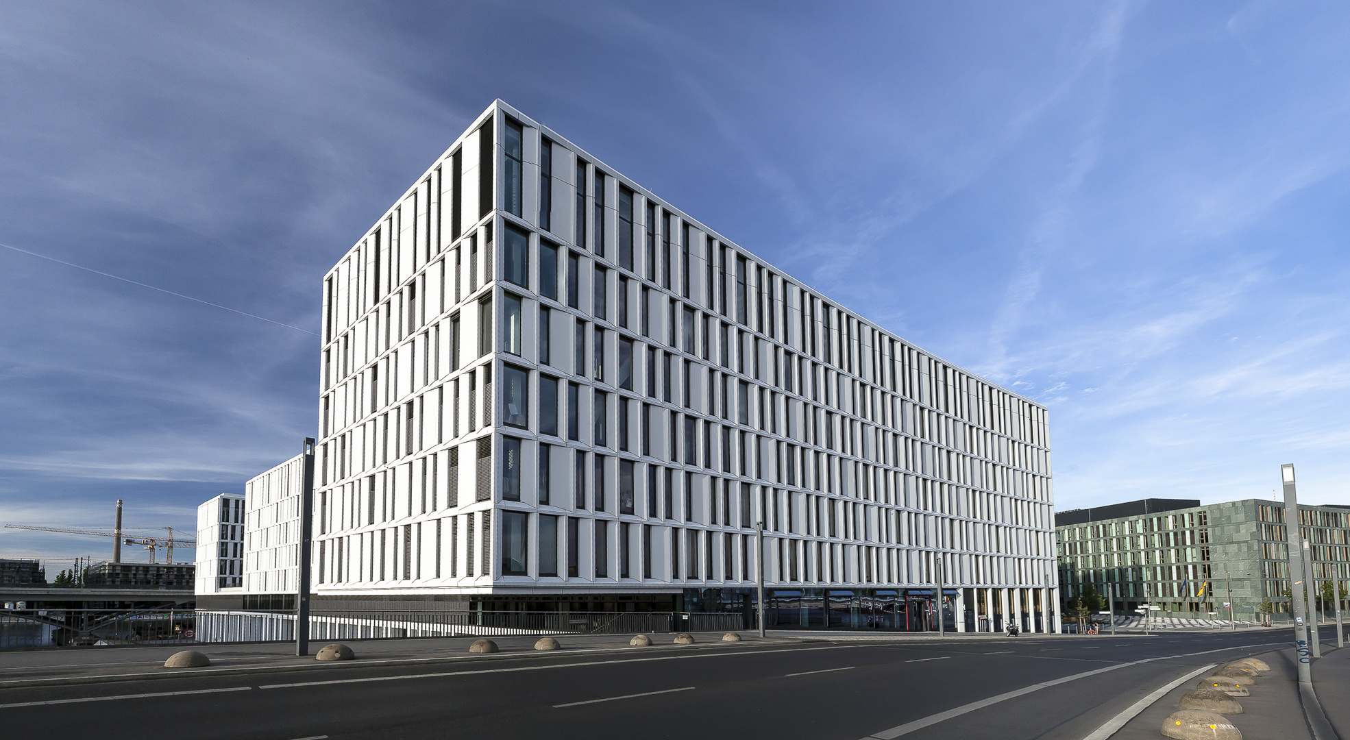 Sommertag Linien Foto & Bild | architektur, berlin, architektonische ...