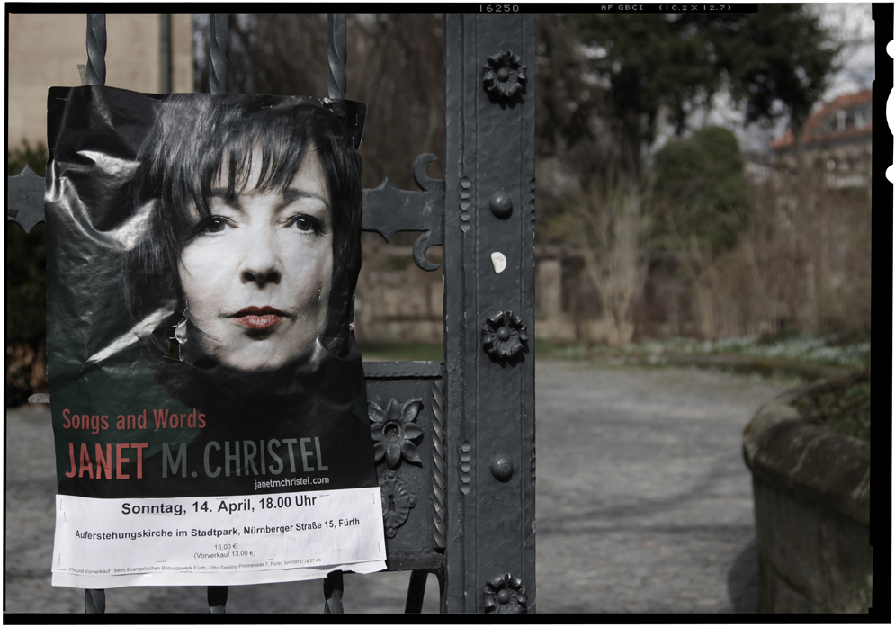 Songs and Words Foto & Bild | streetfotografie mit menschen, kommunikation; grafik; szenen ...