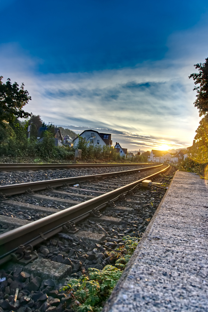 sonnen aufgang am gleis 02 Foto & Bild | fotos, world, natur Bilder auf ...