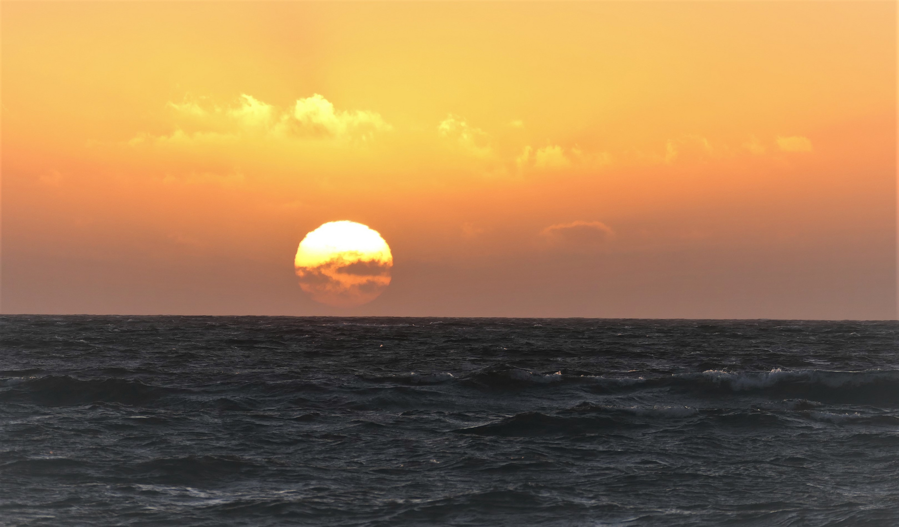 Sonnenaufgang am Atlantik ... Foto & Bild | wasser, himmel, natur ...