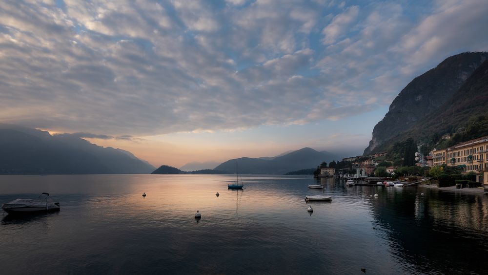 Sonnenaufgang am See Foto & Bild | landschaft, sonnenaufgang, wolken Bilder auf fotocommunity