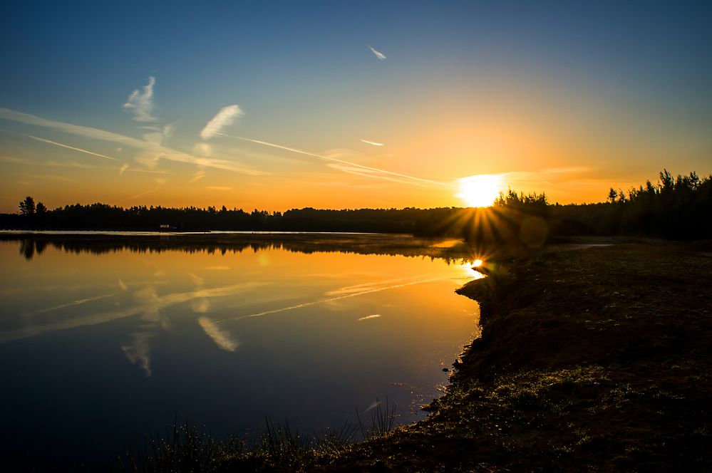 Sonnenaufgang an einem kleinen See in der nähe von Heiden Münsterland Foto & Bild ...