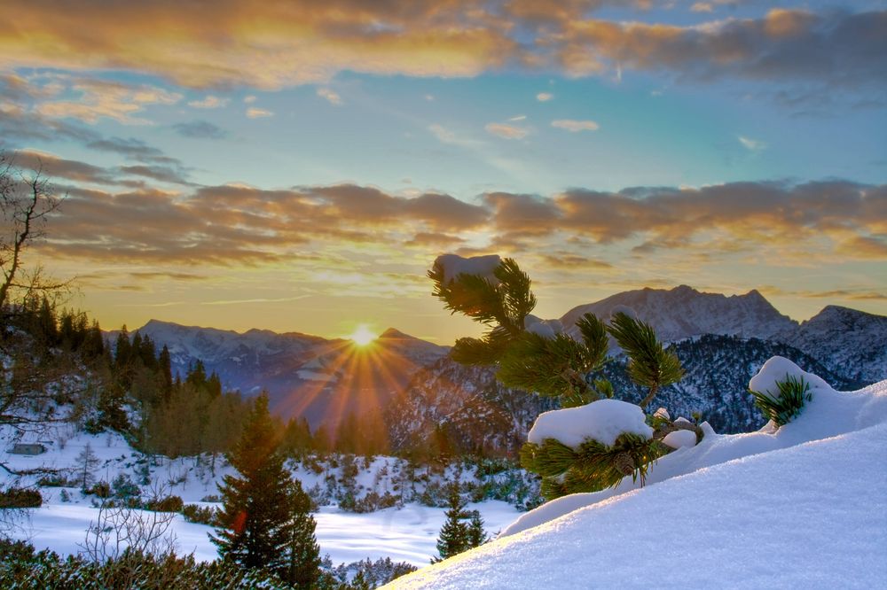 Sonnenaufgang in den Bergen Foto & Bild | fotos, sonne, sonnenaufgang ...