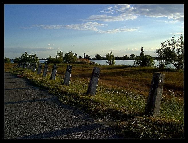 Sonnenuntergang am Stausee Slnava in Piestany Foto & Bild ...