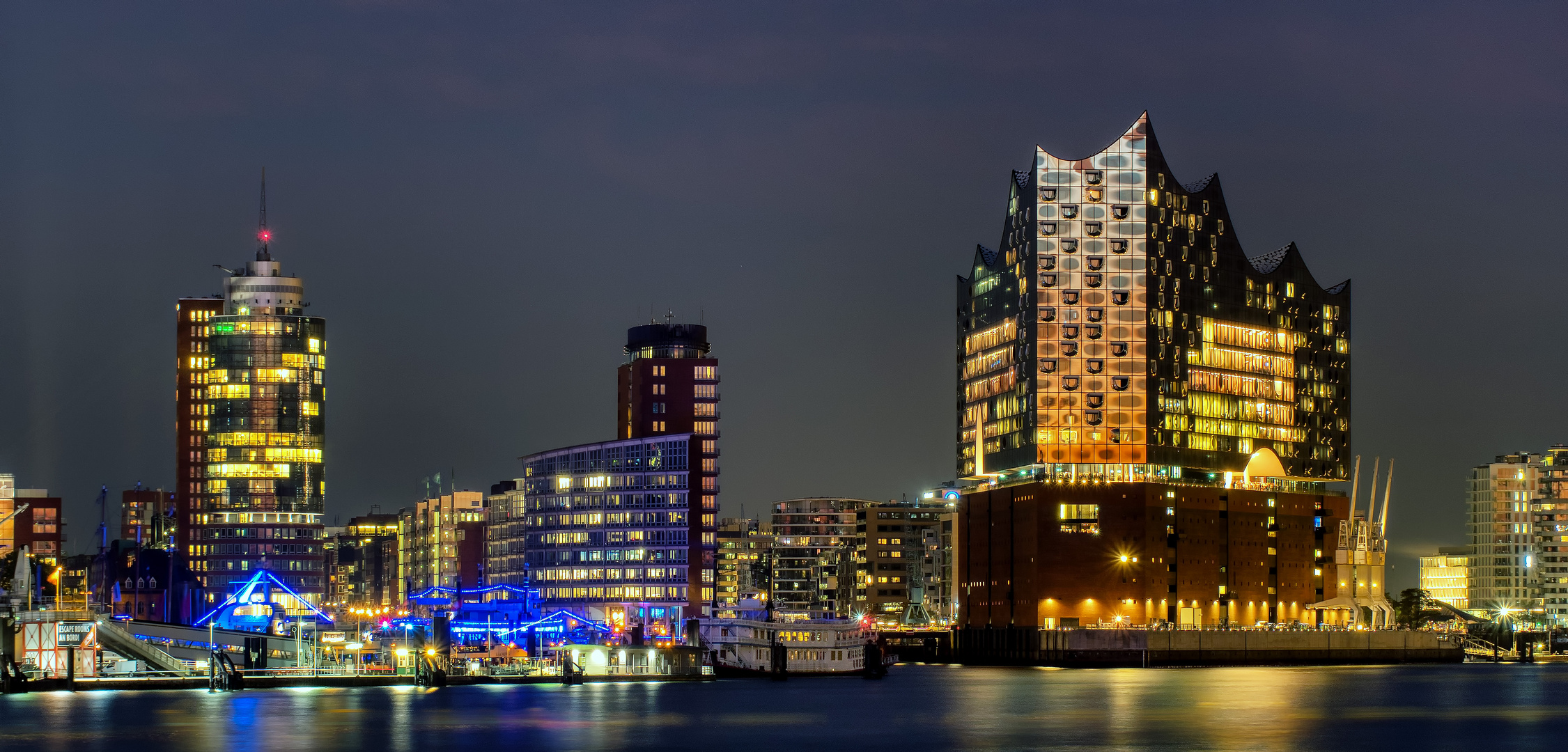 Sonnenuntergang in der Elphi Foto & Bild | deutschland, europe, hamburg ...