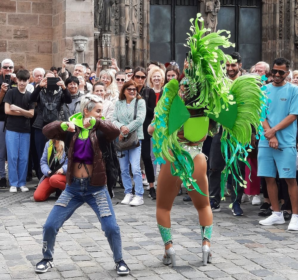 Sonntag mit Sonne Foto & Bild | erwachsene menschen, streetfotografie mit menschen, projekte ...