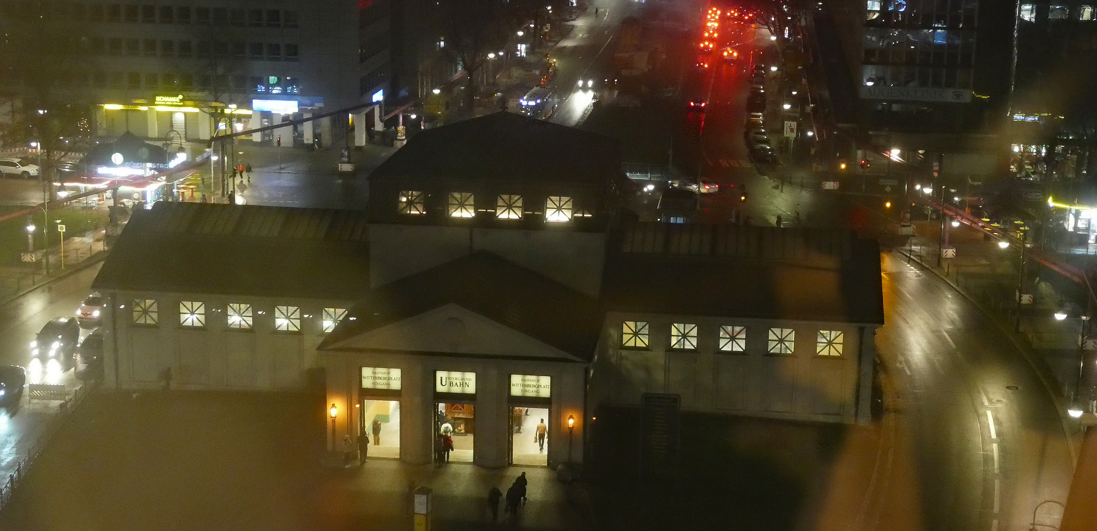 Sonntags am Kudamm Foto & Bild | architektur, erwachsene menschen, streetfotografie mit menschen ...