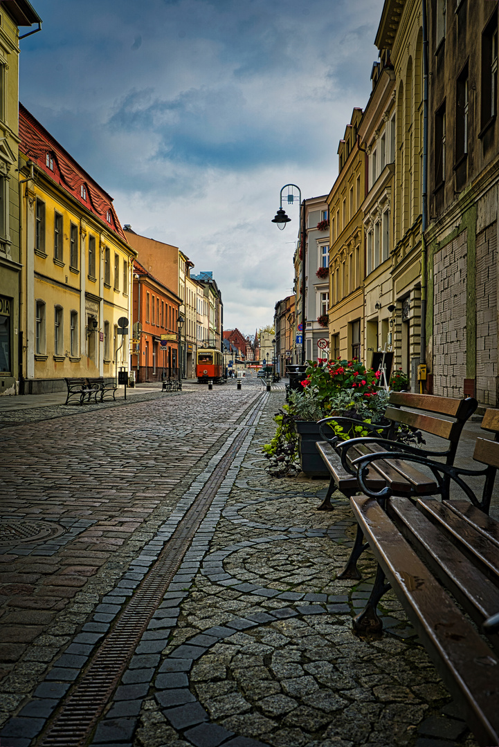 Sonntags Spaziergang durch Bromberg Foto & Bild | stillleben, altstadt ...