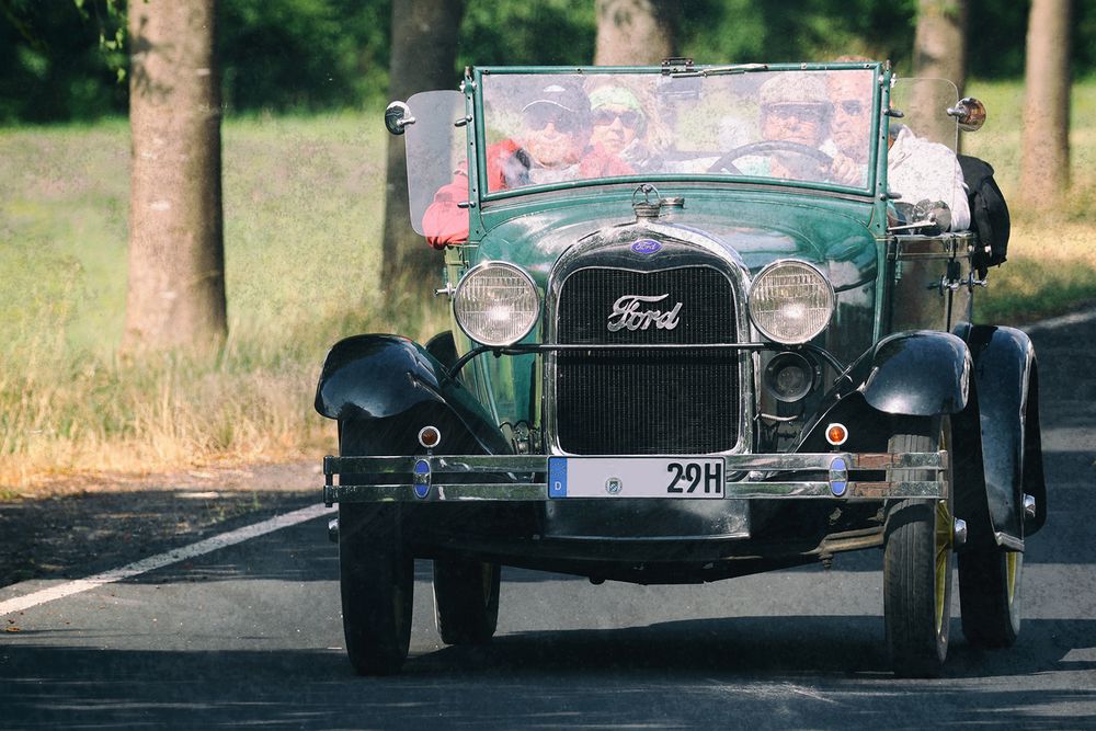 Sonntagsausflug mit dem Ford Modell A Foto & Bild | straße, oldtimer ...