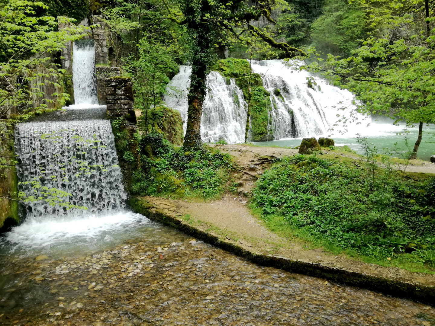 Source du Lison, Nans sous Ste Anne, Doubs photo et image | nature ...