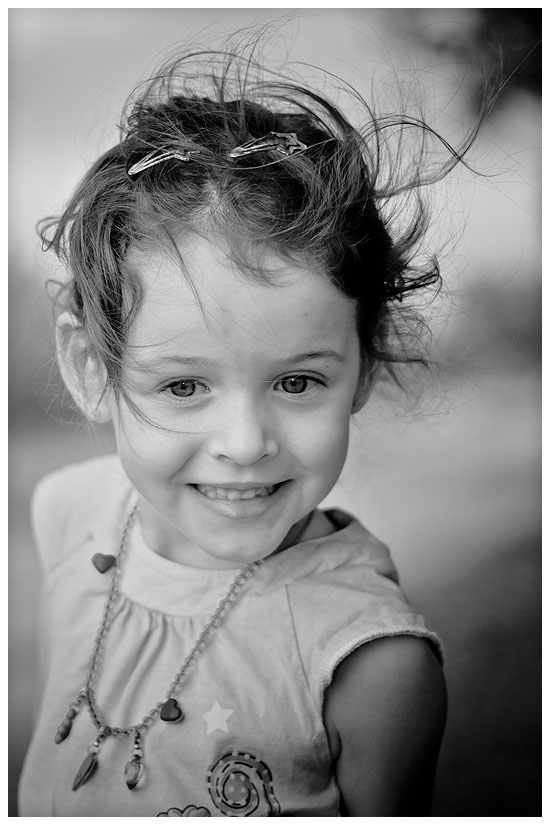 souriante photo et image | portraits, portraits d'enfants, personnes ...