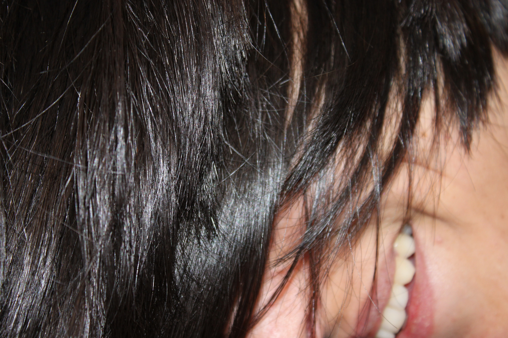 Sourire en coin....... :-) photo et image | autoportrait, personnes ...