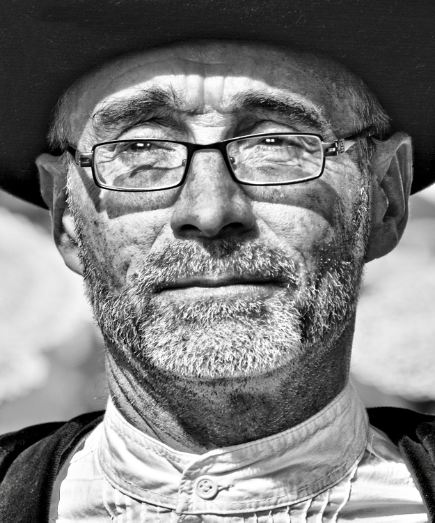 Sourire timide photo et image | portraits, 12, noir Images fotocommunity
