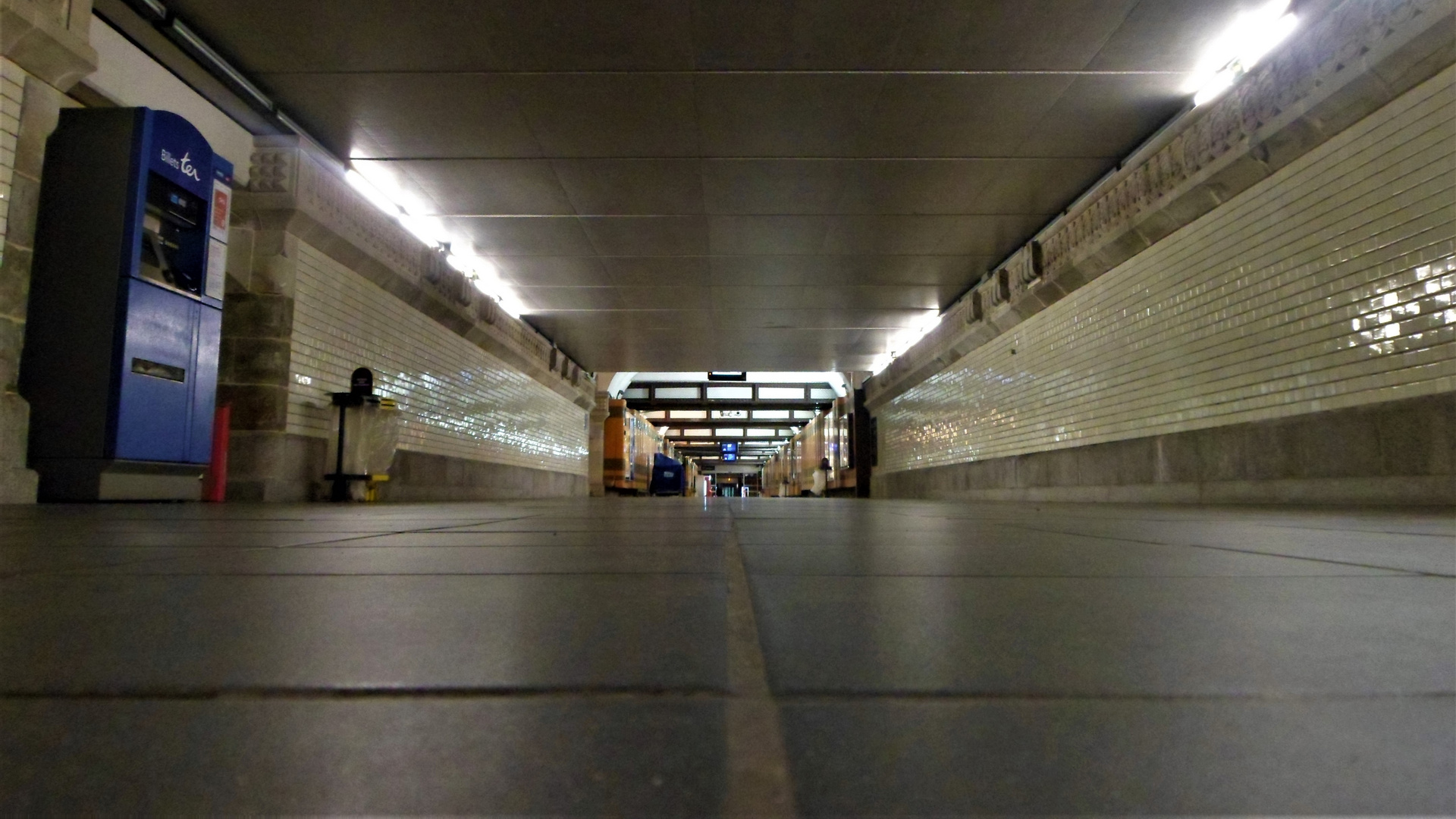 Souterrain gare de Metz photo et image | fotos, france, nature Images ...